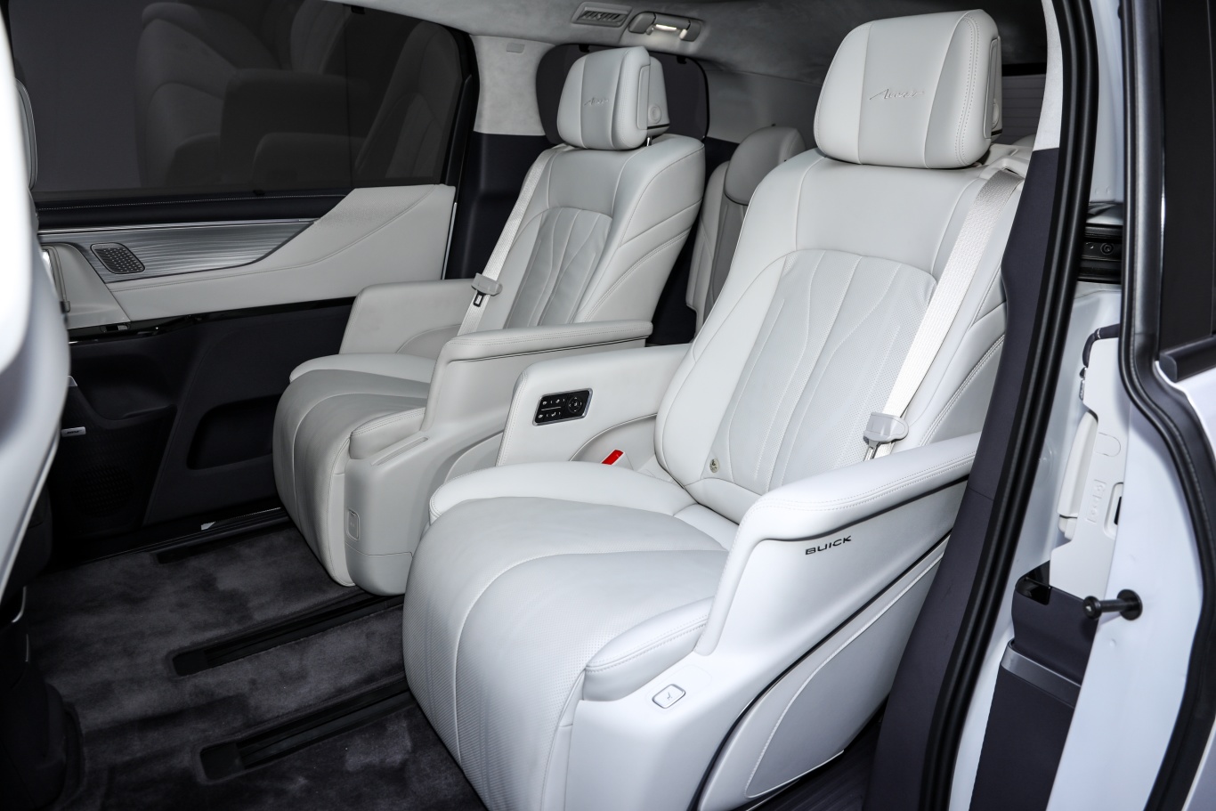 【别克GL8 插电混动陆尊 1.5T 202km 奢享版 7座后排座椅图片-汽车图片大全】-易车
