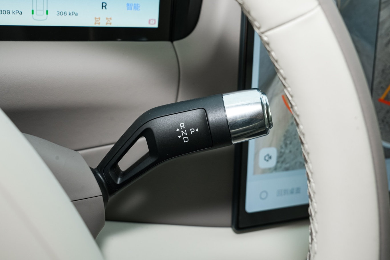 【银河M91.5T 230km 前驱探索版主驾驶位图片-汽车图片大全】-易车