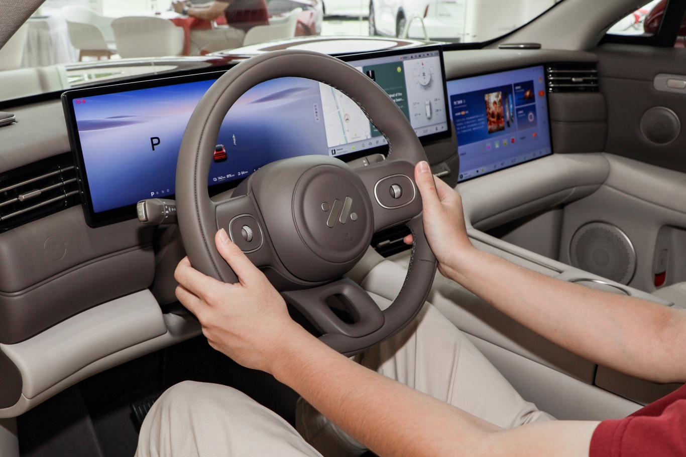 【智己LS6增程版 1.5T 370km 后驱52 Max主驾驶位图片-汽车图片大全】-易车