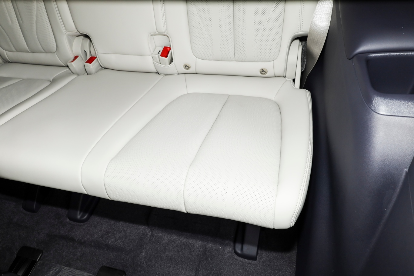 【别克GL8 插电混动陆尊 1.5T 202km 尊享版 7座后排空间图片-汽车图片大全】-易车