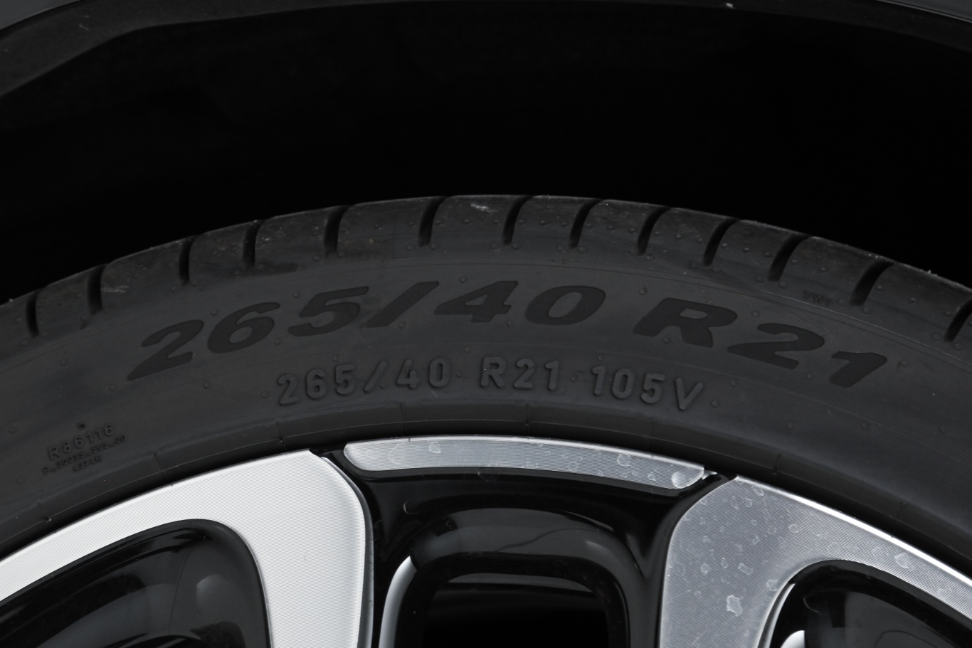 【智己LS6增程版 450km 后驱66 Max+后刹车卡钳图片-汽车图片大全】-易车