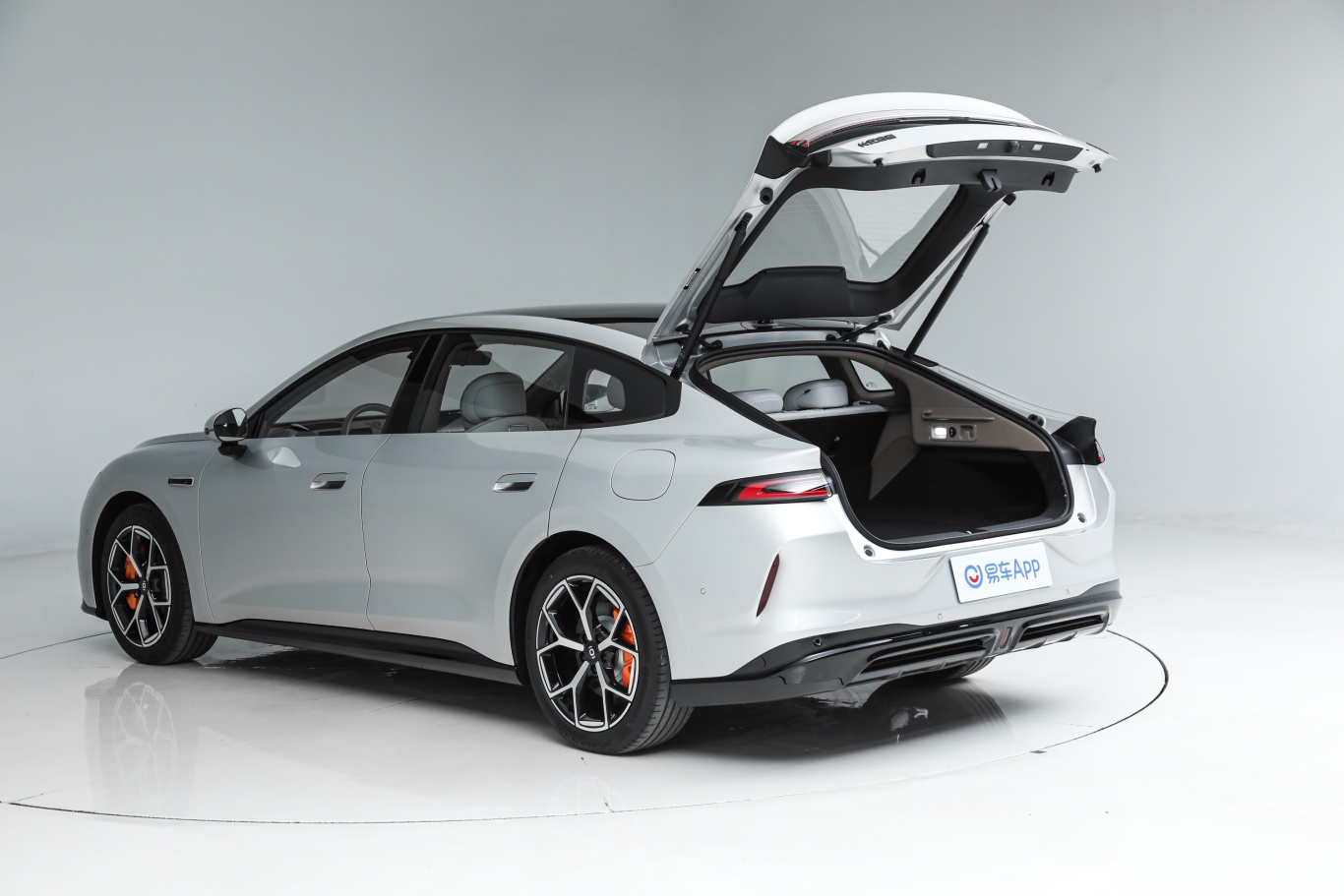 【长安启源A06纯电版 630km 激光Ultra+后备厢开启45度侧拍图片-汽车图片大全】-易车