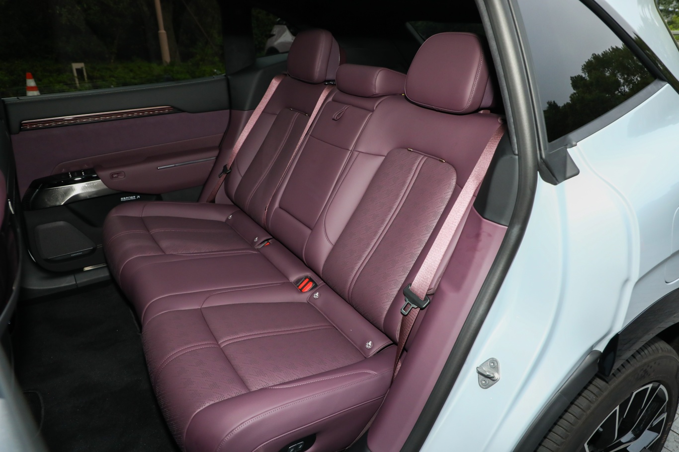 【ZEEKR 7X715km 四驱长续航Ultra版后排座椅图片-汽车图片大全】-易车