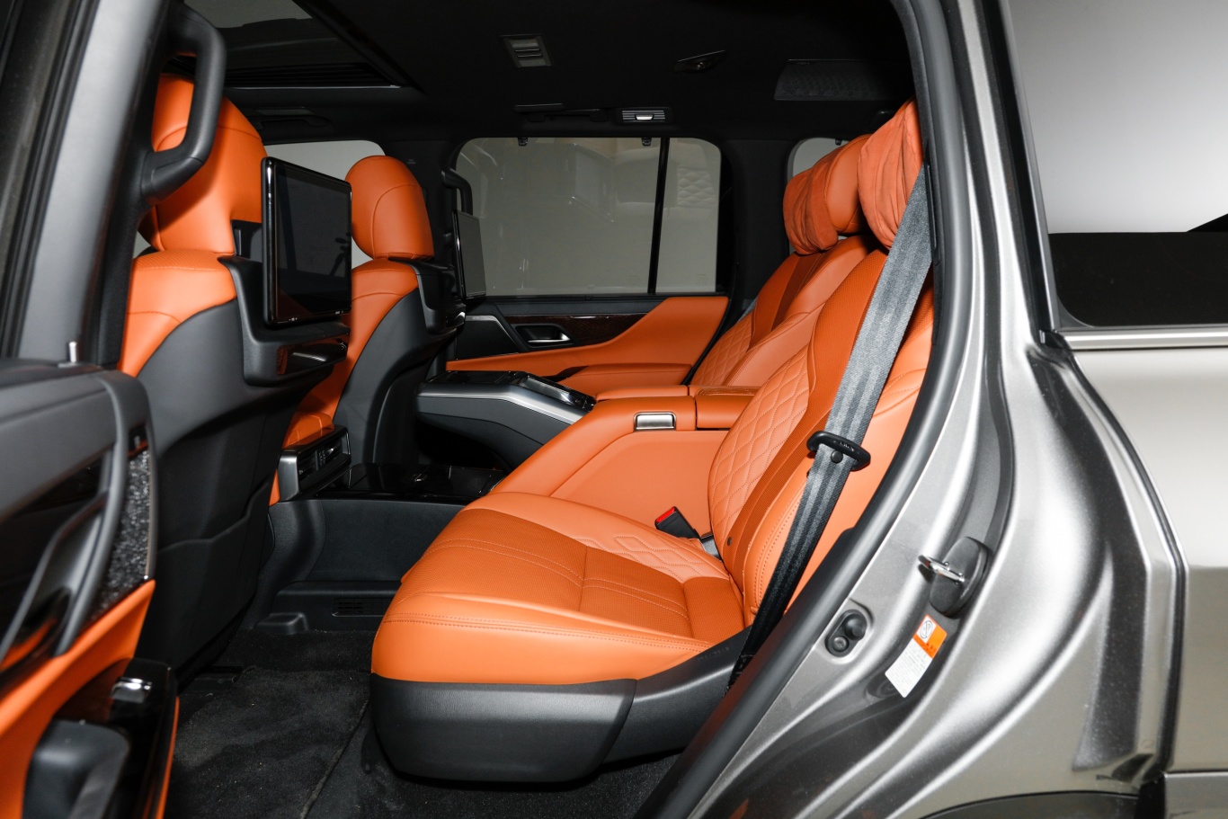 【雷克萨斯LXLX700h VIP领世版后排空间图片-汽车图片大全】-易车