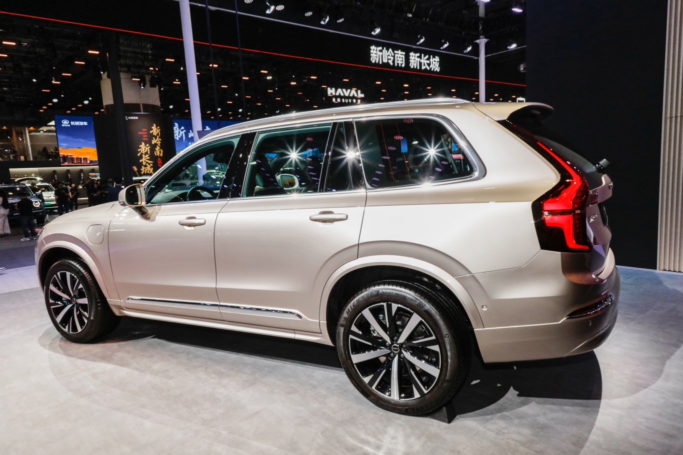 【沃尔沃XC90 插电混动2.0T 84km 智尊豪华版 7座外观图片-汽车图片大全】-易车