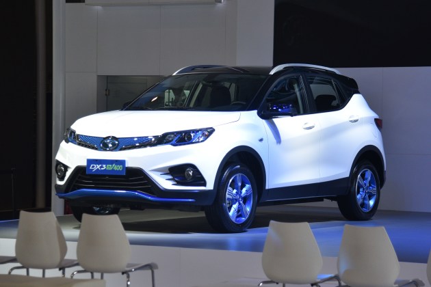 2018成都车展：东南DX3 EV400上市 补贴后售8.98-10.98万元_易车