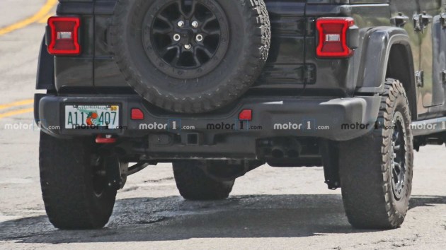 Jeep牧马人Rubicon 392 V8谍照 执行速度惊人/回应福特Bronco_易车