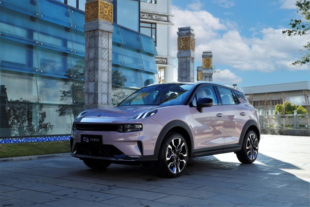 凭什么打动小姐姐的心? 大理试驾领克06 Shero粉色特别版_易车