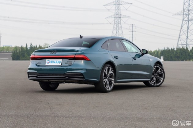 上汽奥迪A7L 2.0T新增车型开启预售 预售价51.99万元_易车