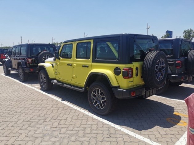 牧马人4xe新车谍照曝光 或为国内首款特别版车型_易车