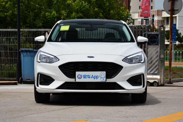 深度剖析福克斯！还有胎压显示、主动闭合式进气格栅！卡罗拉快让道！ 开始攒钱吧_易车